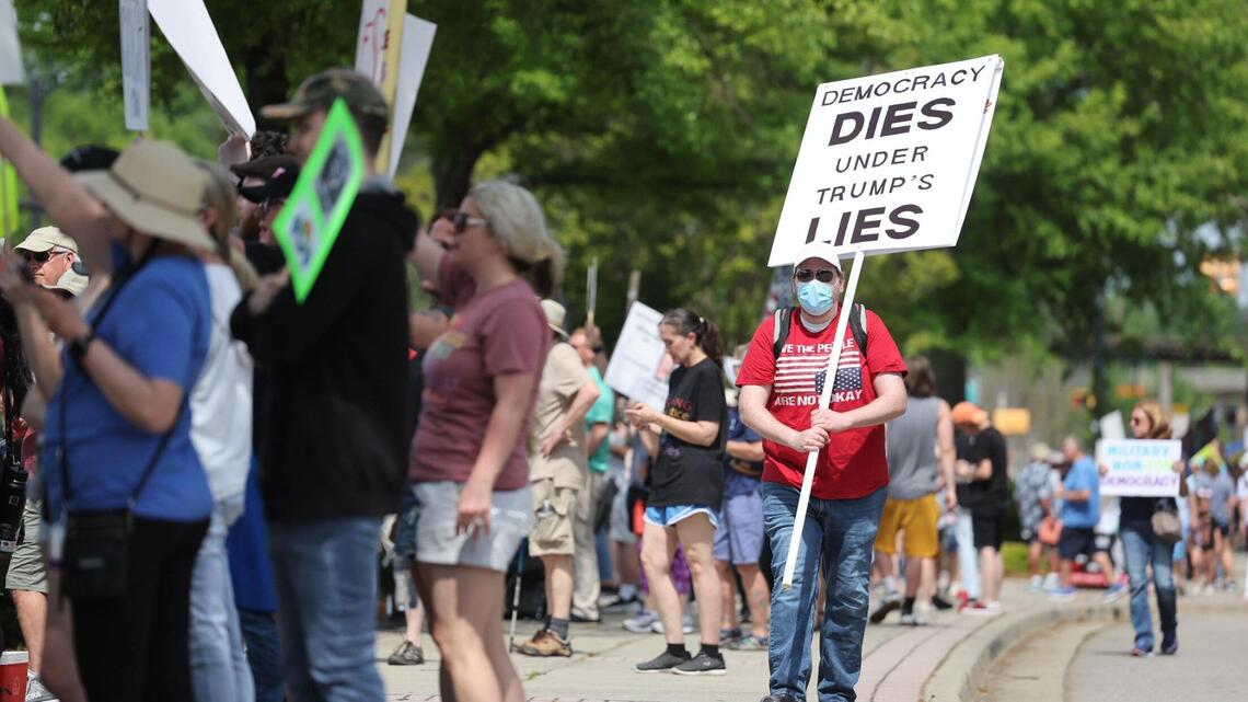 Rock Hill protest against Trump draws hundreds downtown | Rock Hill Herald