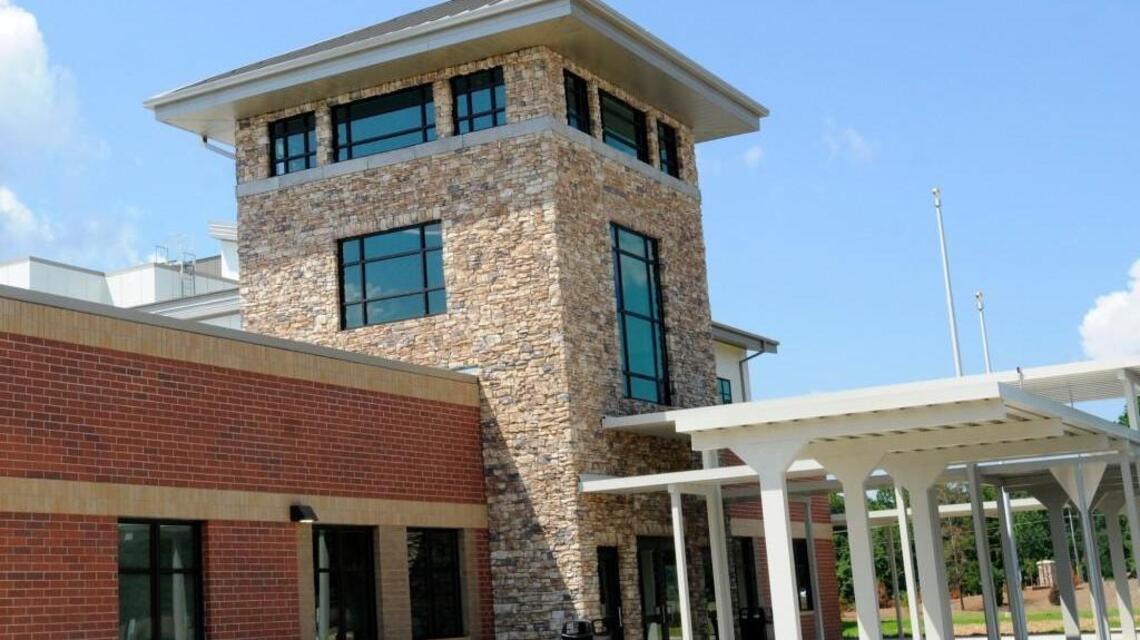 Pleasant Knoll Middle School in Fort Mill SC goes online | Rock Hill Herald
